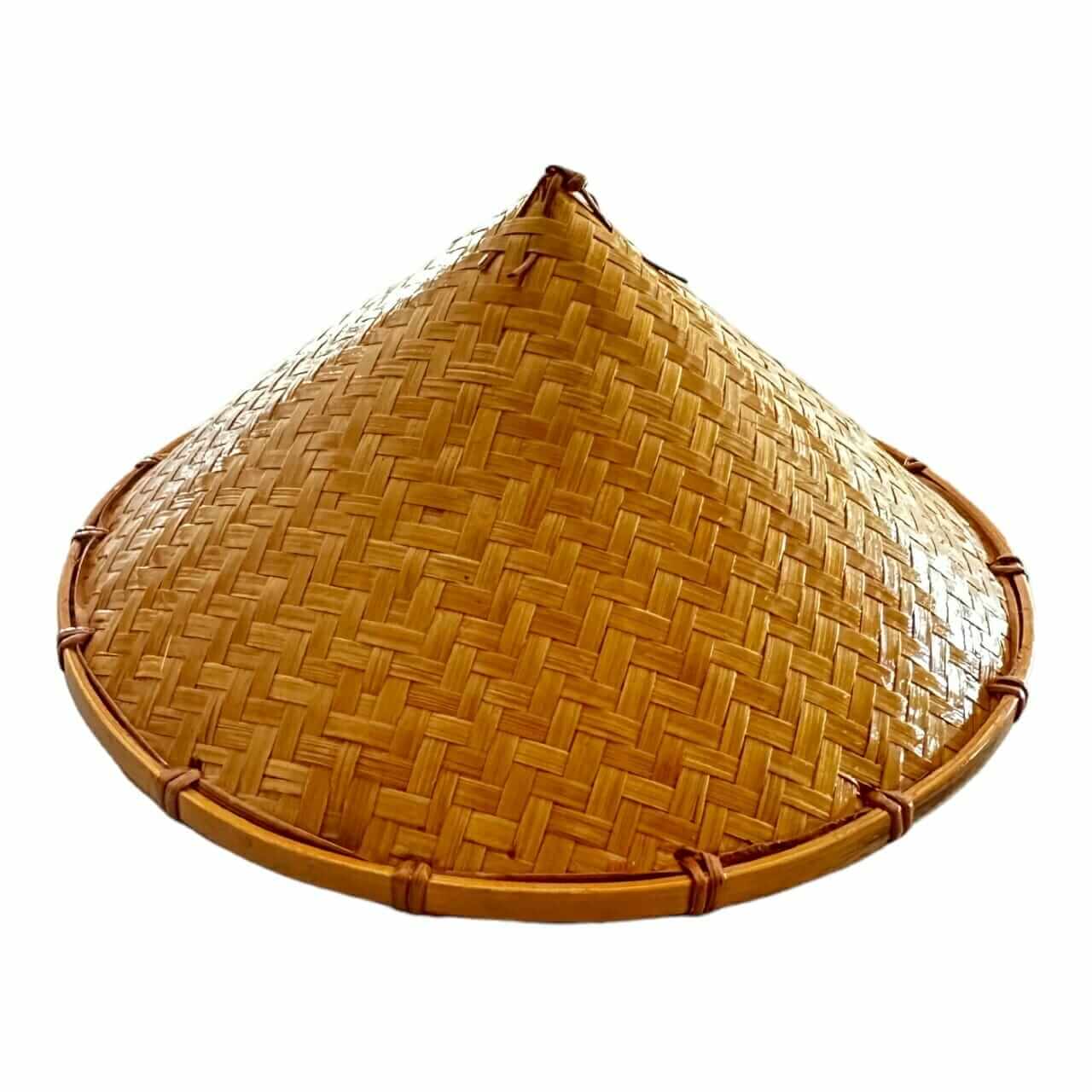 Ein chinesischer Reishut ist eine exotische Dekoration.